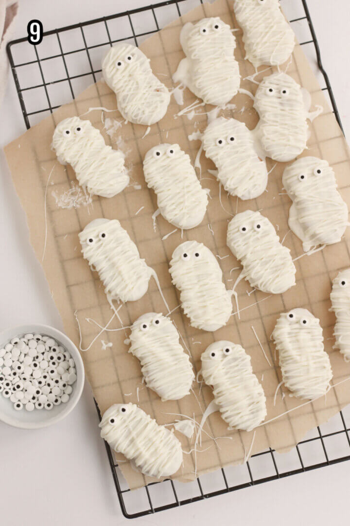 Halloween Nutter Butter Mummy