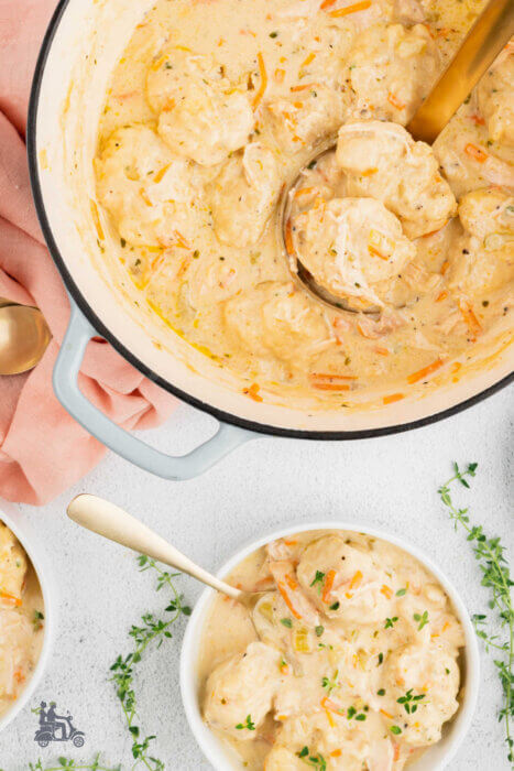 Easy Old Fashioned Homemade Chicken and Dumplings