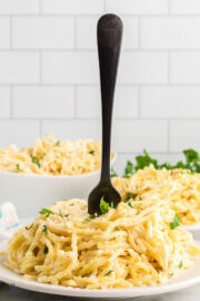 Easy 15-Minute Saucy Cream Cheese Pasta