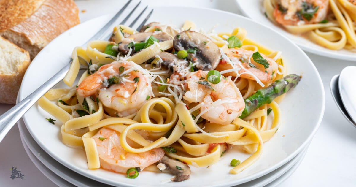Shrimp Pasta Primavera (Gamberetti Pasta Primavera}