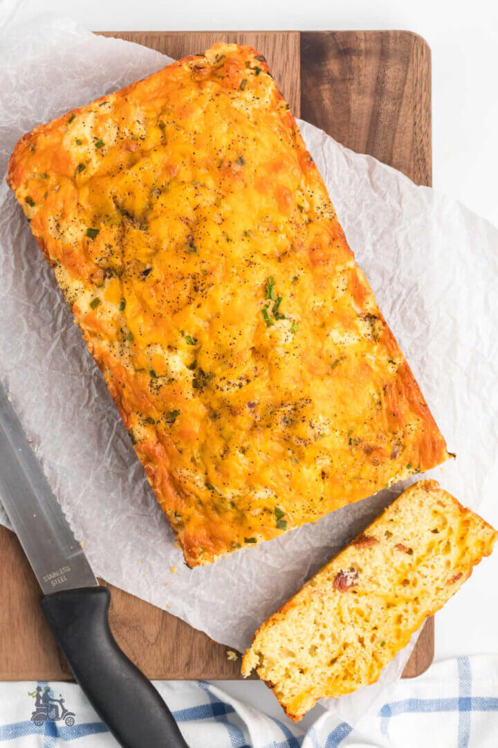 Quick Cheese Bacon Bread With Chives