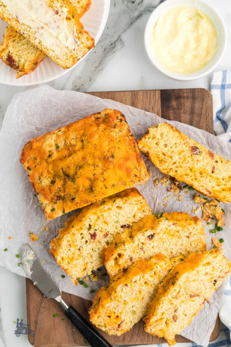 Quick Cheese Bacon Bread With Chives