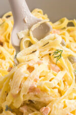 Tagliatelle al Salmone (Pasta With Smoked Salmon Cream Sauce)